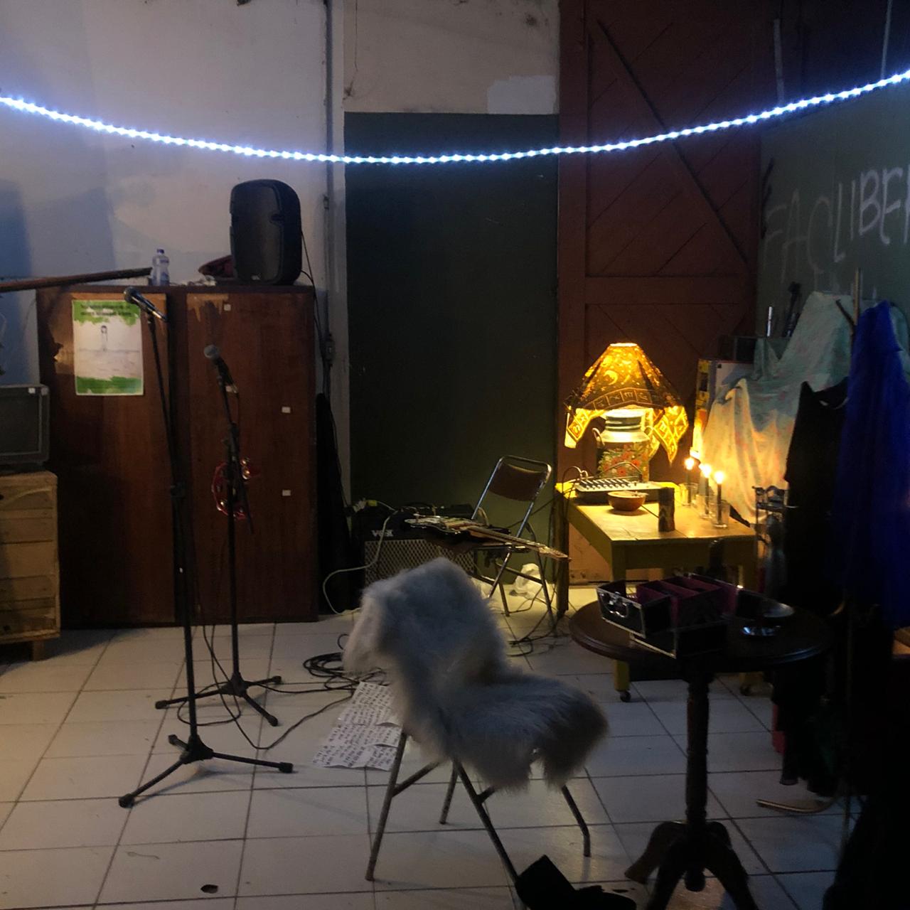 Hello!Queen e a fertilidade da conexão entre mundos - Baia Hacker